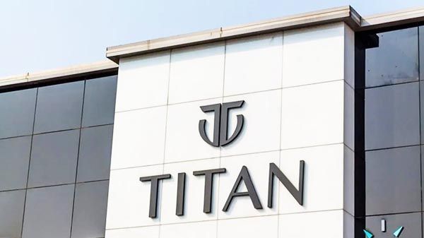 Đồng Hồ Nữ Titan 2481SL01 Màu Hồng