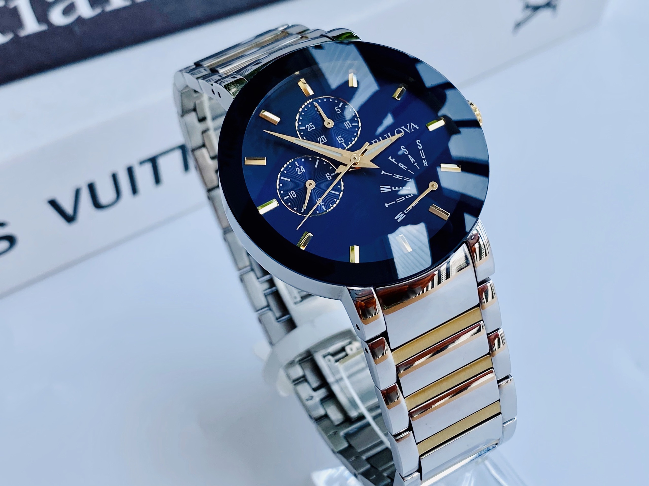 Đồng hồ BULOVA Model 98C123: Sự tinh tế và đẳng cấp hòa quyện